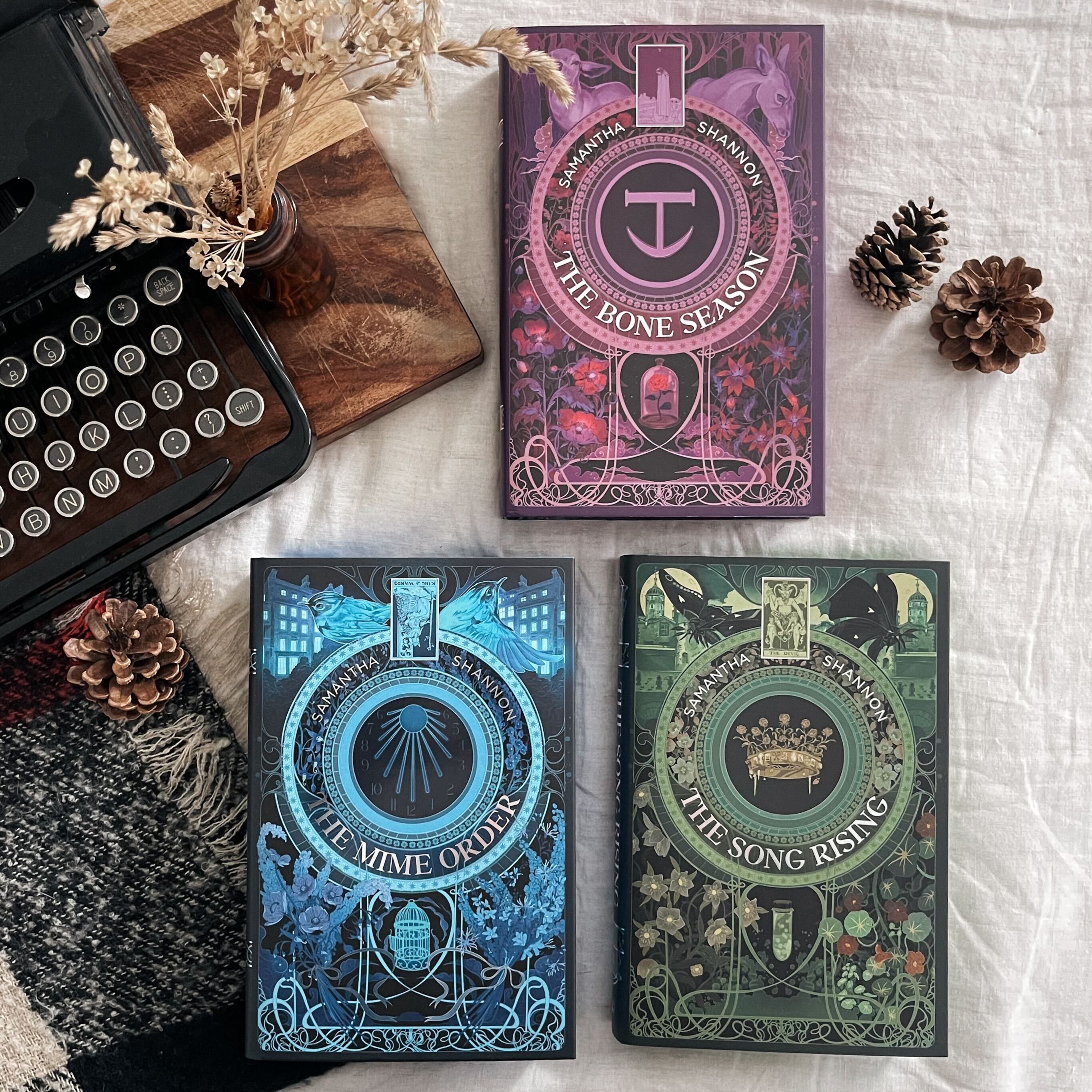 The Bone Season (Books 1-3) set by Samantha Shannon – Illumicrate